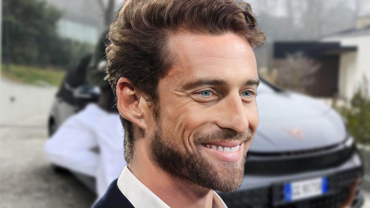 Claudio Marchisio, in posa sulla sua nuova auto: una vettura di classe ...